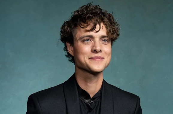 Douglas Smith | Horizon Wiki | Fandom