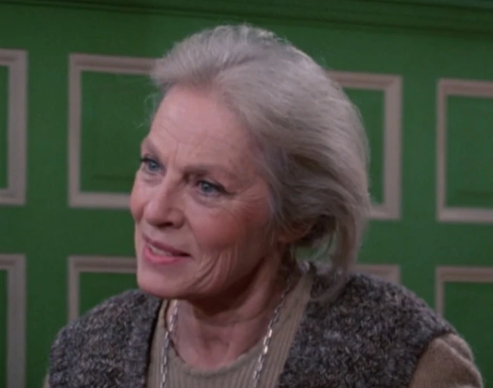 Mrs. Collins | Horror villains Wiki | Fandom
