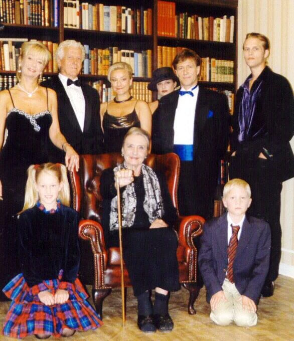 Familien Anker-Hansen | Hotel Cæsar Wiki | Fandom