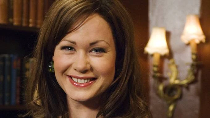 Julie Anker-Hansen | Hotel Cæsar Wiki | Fandom