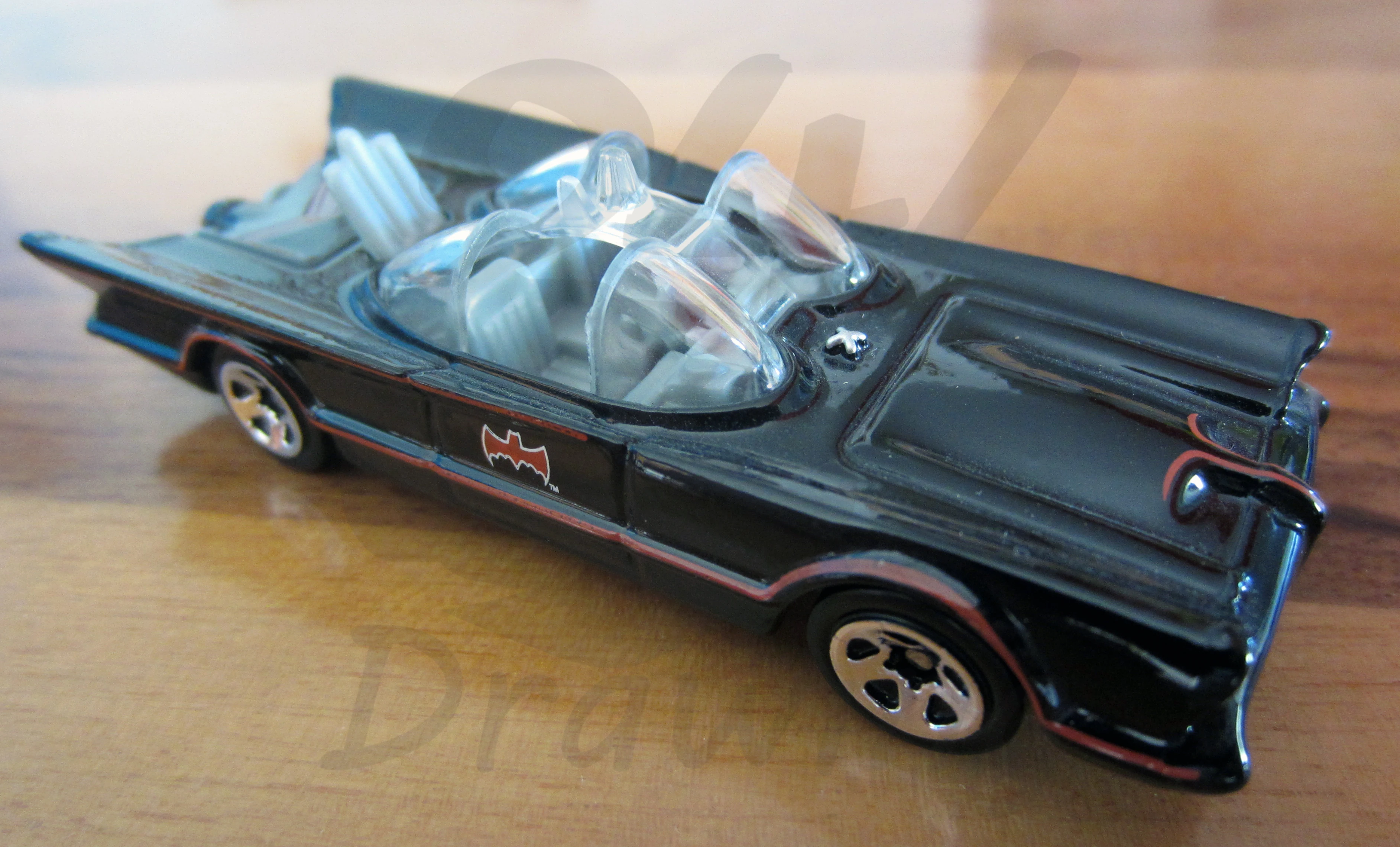Monster Jam Hot Wheels Batmobile, Batman 75 Años 5/8 Hot Wheels Monster ...