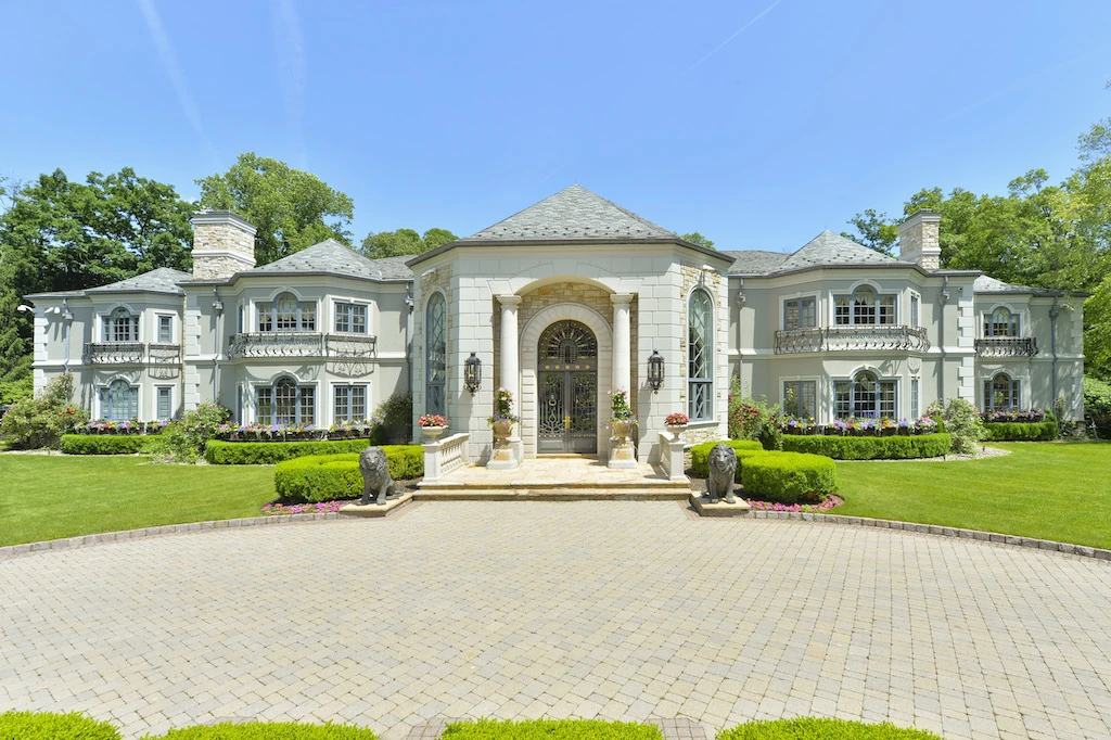 Gianni DeMarco's Manor | House of Giuliani Wiki | Fandom