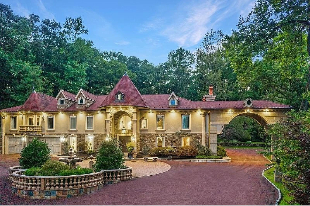 Giuliani Estate | House of Giuliani Wiki | Fandom