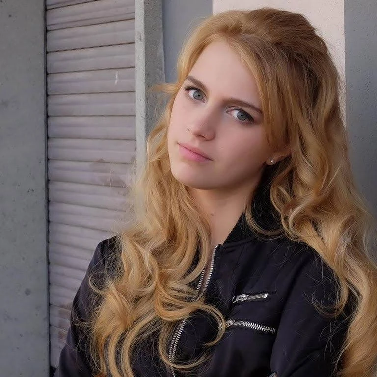 Esme Clarke | House of anubis fanon Wiki | Fandom