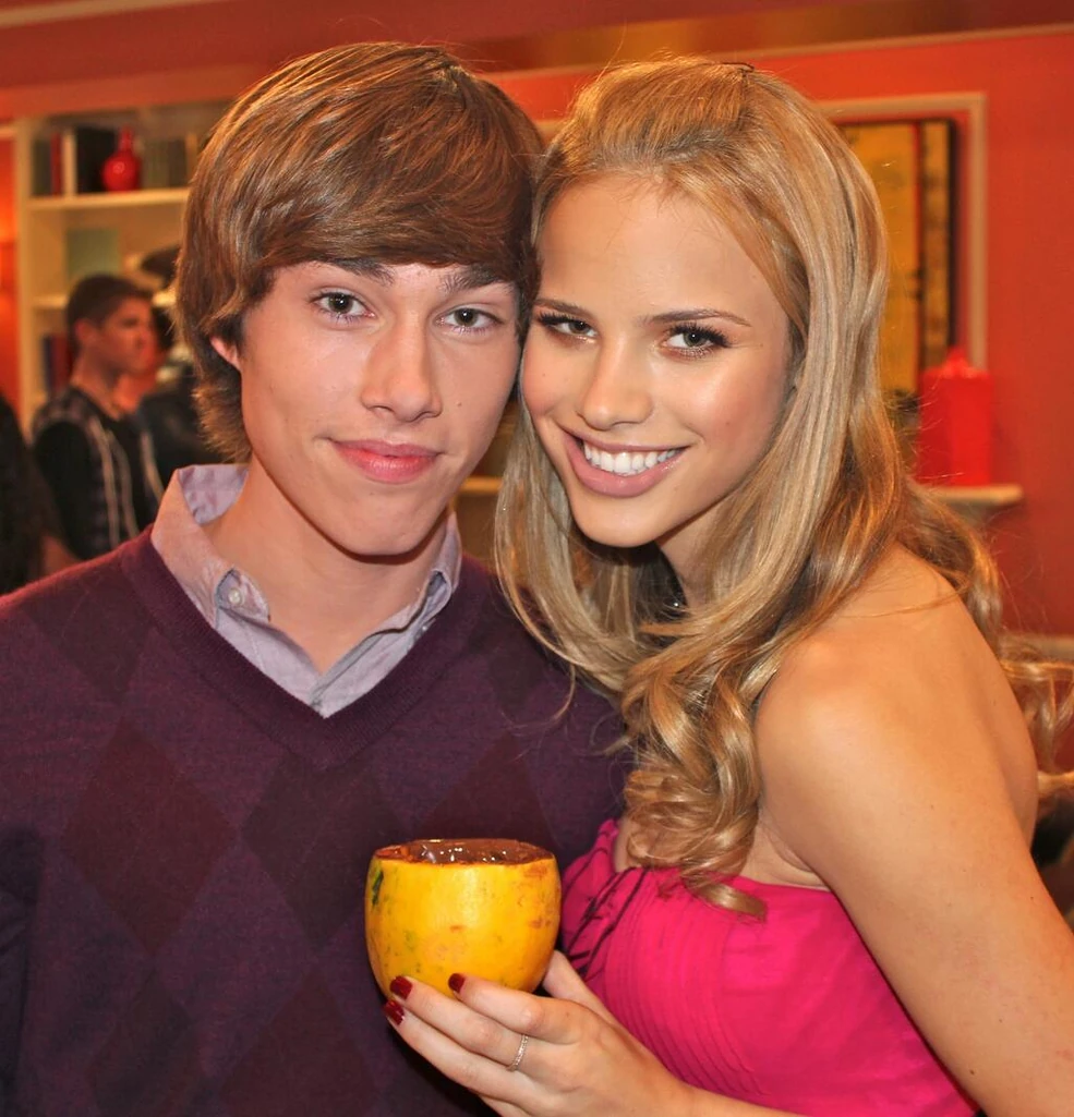 Samantha Boscarino Et Noah Crawford Noah Munck Knows 'How To Rock' The