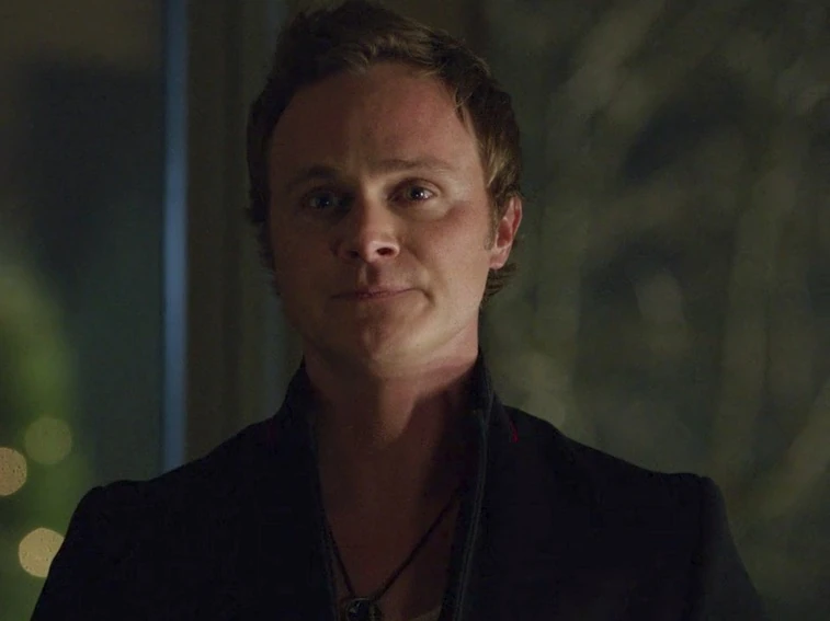 Cyrus Vanch | Hulk and the Arrowverse Wiki | Fandom