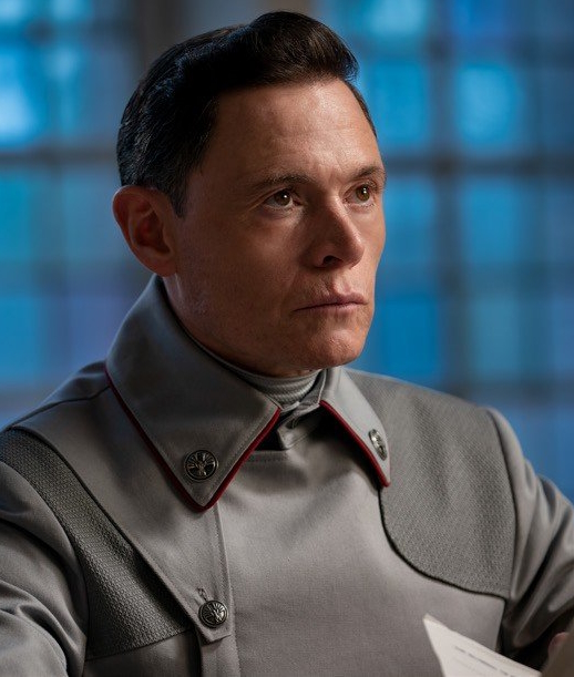 Commandant Hoff | Wiki Hunger Games France | Fandom