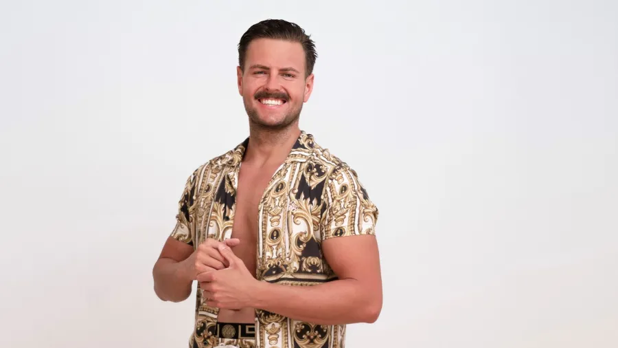 Ollie King | I Kissed a Boy Wiki | Fandom