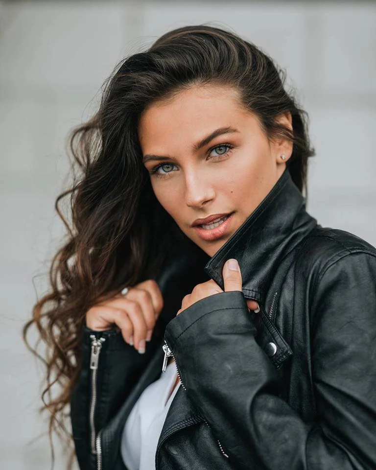 Grace McCullough/Gallery | I Am Frankie Wiki | Fandom