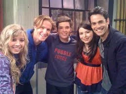 iMove Out | ICarly Wiki | Fandom