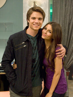 Victoria Justice Em Icarly