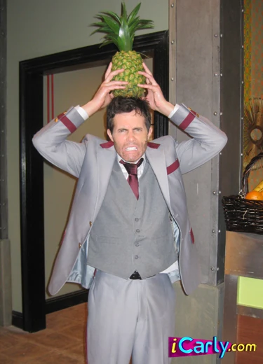 Gallery:iFind Lewbert's Lost Love | iCarly Wiki | Fandom