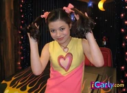 Melanie Higgles: Space Cheerleader | iCarly Wiki | Fandom