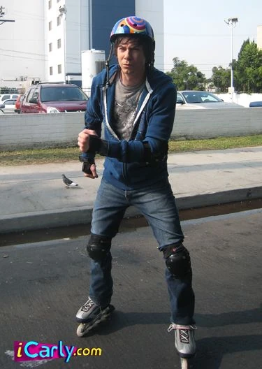 Why I Will NEVER Ride The Bus Again! | iCarly Wiki | Fandom