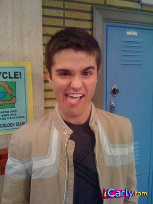 My Tweets from This Week | iCarly Wiki | Fandom
