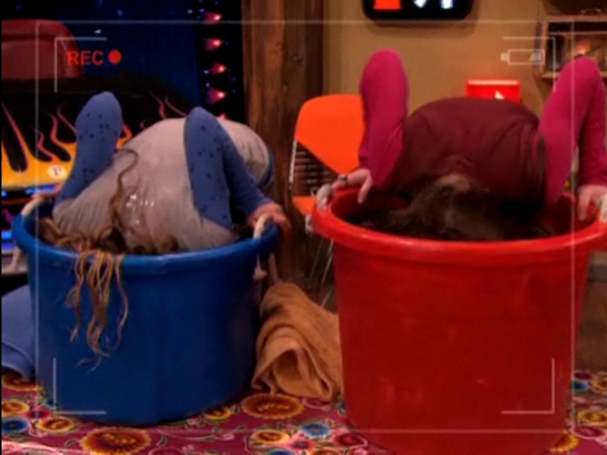 Gallery:iWant a World Record | iCarly Wiki | Fandom