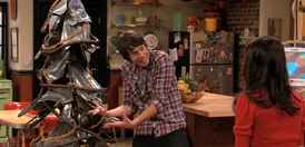 Electro-Magnetic Christmas Tree | iCarly Wiki | Fandom