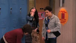 Icarly, Conheco A Primeira Dama Atriz De ICarly Lança Biografia: