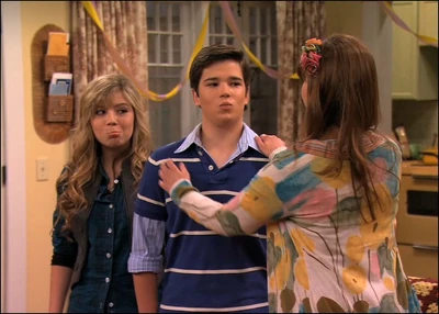 User blog:TheWheelie24/Random blog: Awkward and amusing iCarly ...