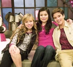 Gallery:iChristmas | iCarly Wiki | Fandom