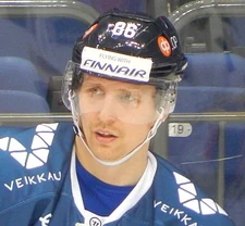 Veli-Matti Savinainen | Ice Hockey Wiki | Fandom