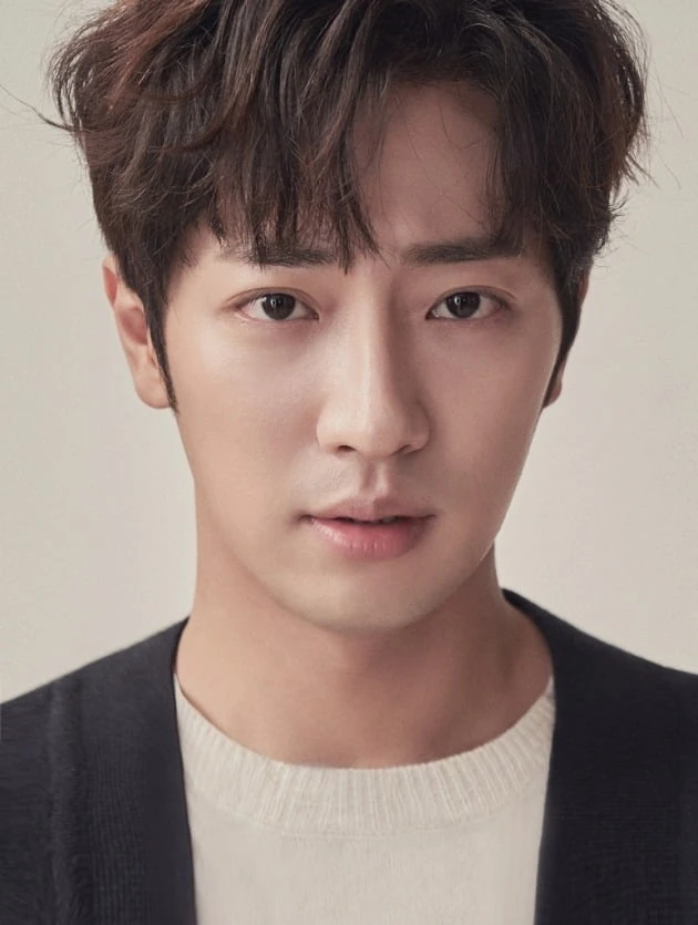 Lee Sang-yeob | Idea Wiki | Fandom