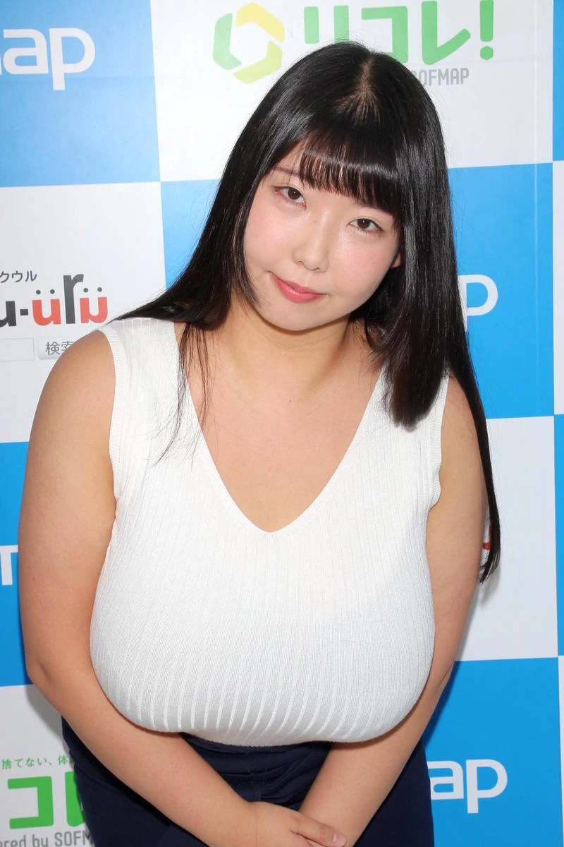 Momose Momo (Gravure Idol) | Idoline Wiki | Fandom