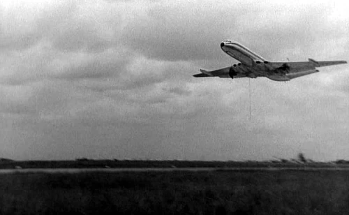 Tout l'or du monde | Internet Movie Plane Database Wiki | Fandom