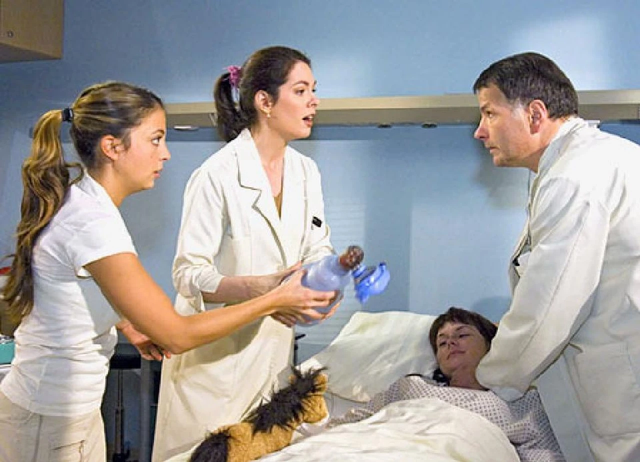 Kategorie:Hauptcharaktere | In aller Freundschaft Wiki | Fandom