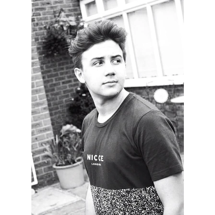 Deo Simcox | The Inbetweeners Wiki | Fandom