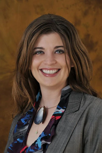 Angela Paolini | El Legado Wikia | Fandom