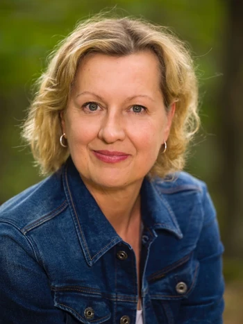 Claudia Lietz | International Dubbing Wiki | Fandom