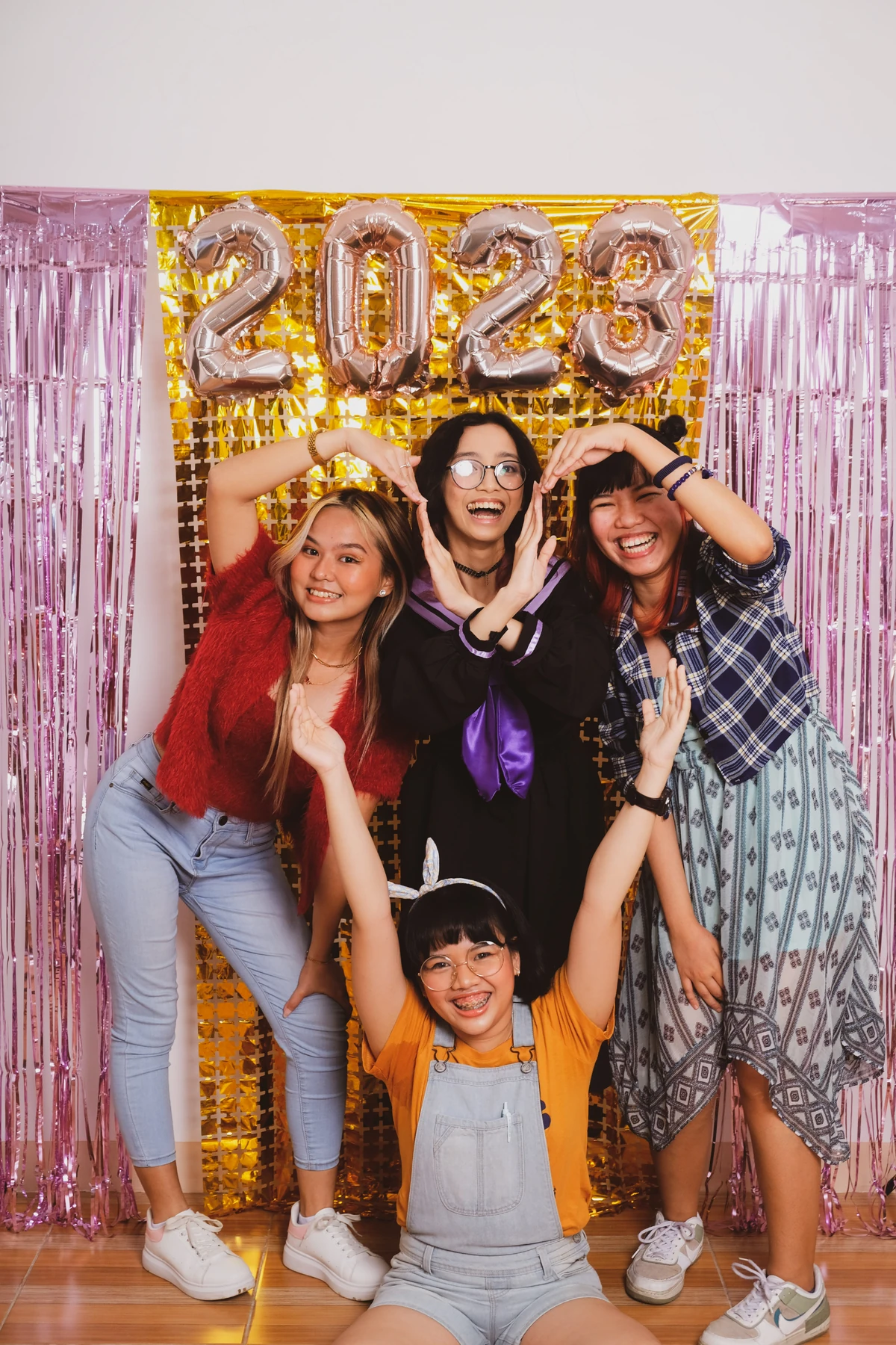 Rainbow Signal | International Idols Wiki | Fandom