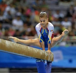 Gallery:Laura Jurca | Gymnastics Wiki | Fandom