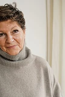 Simone Bär | Inventing Anna Wiki | Fandom