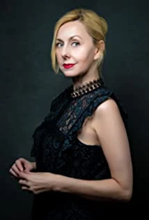 Alicia Harding | Inventing Anna Wiki | Fandom