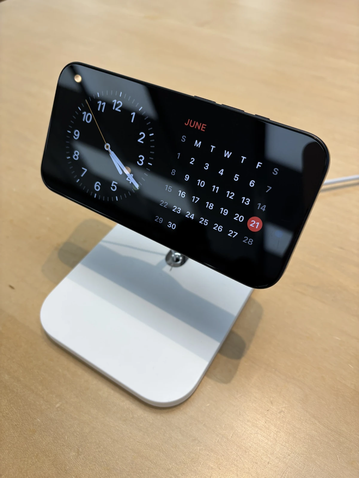 StandBy | Apple Wiki | Fandom