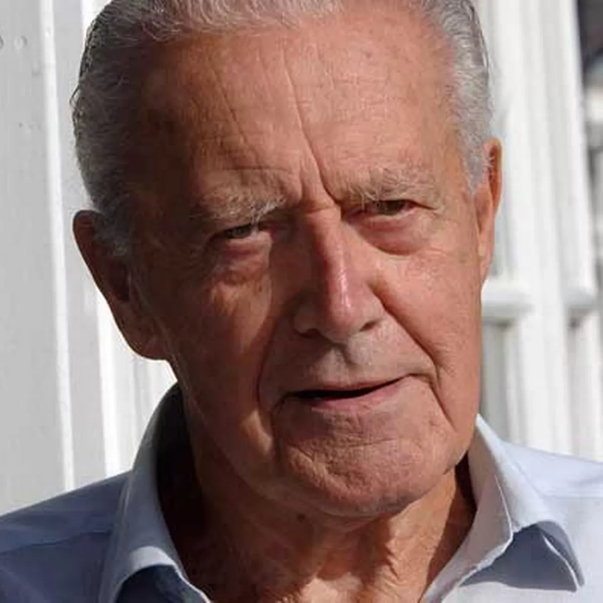 Donald Hewlett | It Ain't Half Hot Mum Wiki | Fandom