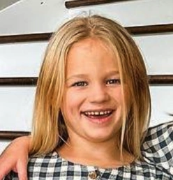 Riley Busby | It's a Buzz World Wiki | Fandom