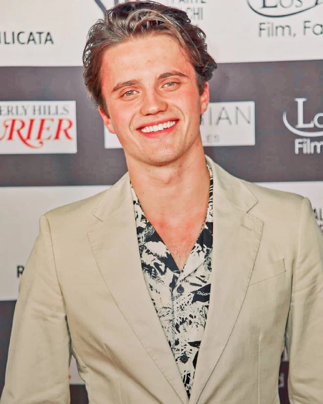 George Sear | Ivinysuspelisyseriesfavoritas Wiki | Fandom