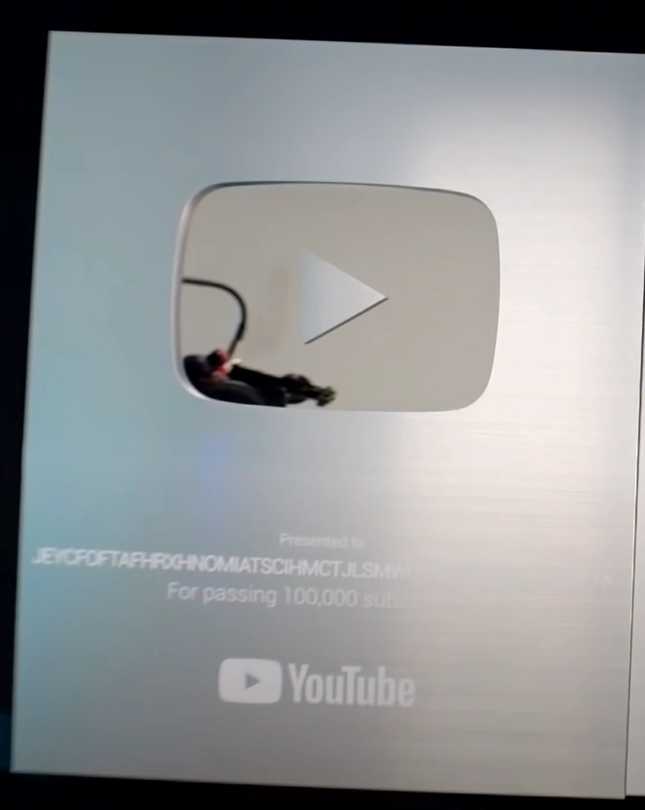 Category:Silver Play Buttons | Jack's Play Buttons Wiki | Fandom