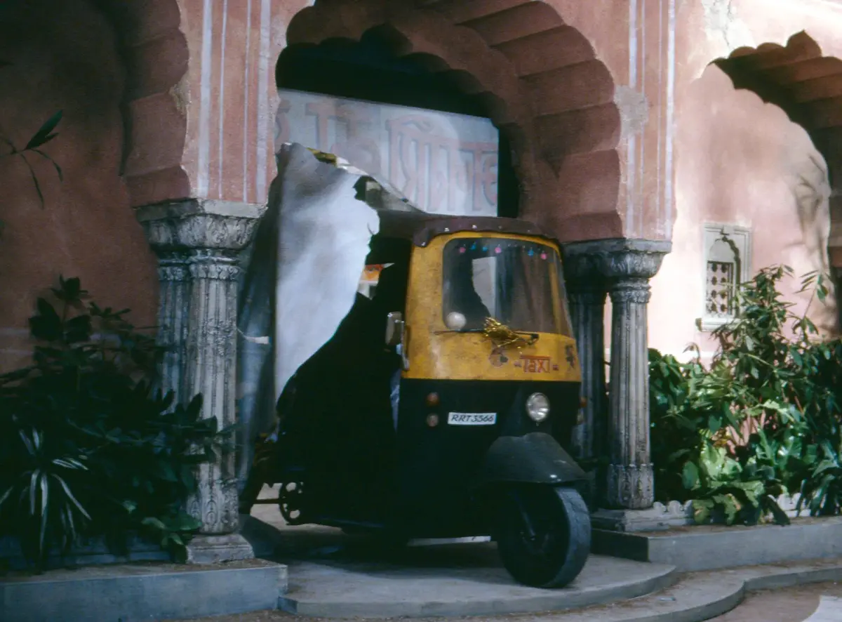 Tuk-Tuk | 007 Empire Wiki | Fandom