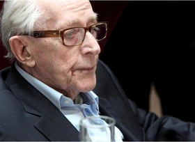 Lewis Gilbert | Bondpedia | Fandom