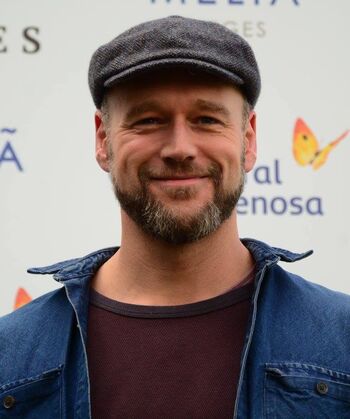 Elliot Cowan | James Bond Wiki | Fandom