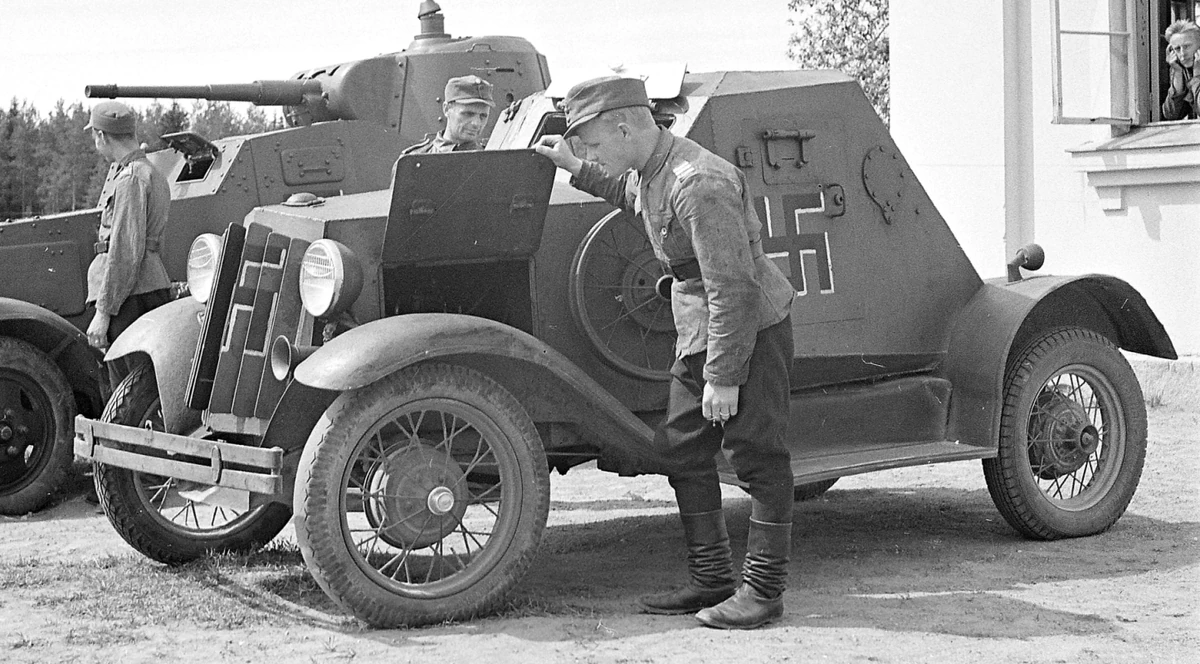 D-8 Armoured Car | James Bond Wiki | Fandom