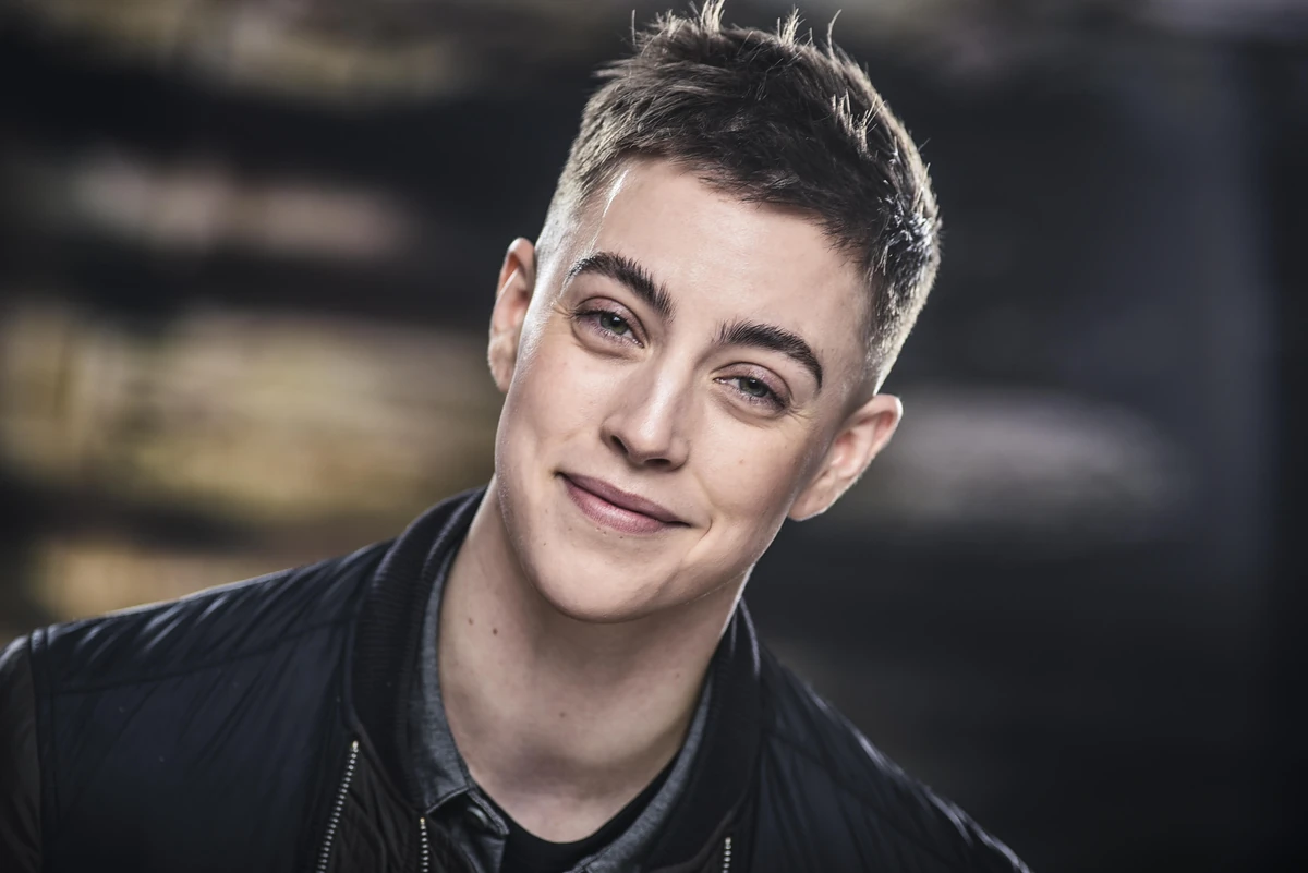 Ess Hödlmoser | Avatar Wiki | Fandom