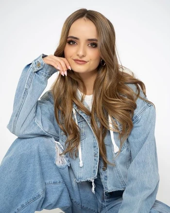 Kelly Sweeney | Jayden Bartels Wiki | Fandom