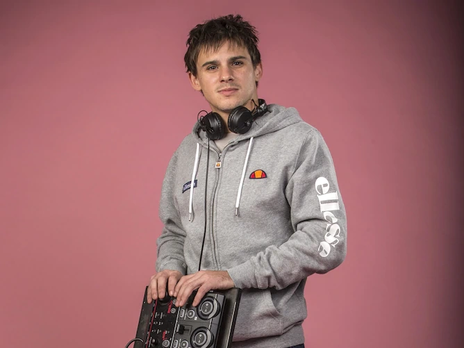 Sam Perry | XVoice Wiki | Fandom