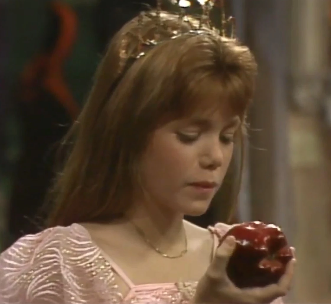 Sara | The Jenny Lewis Museum Wiki | Fandom