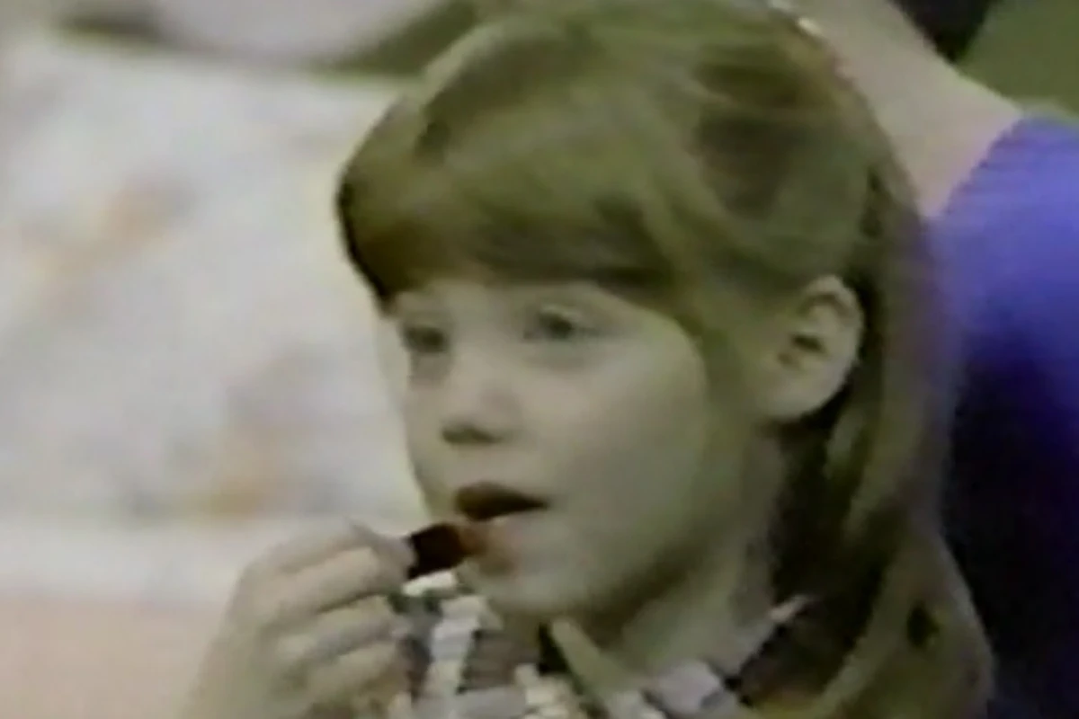 Laura Riddle | The Jenny Lewis Museum Wiki | Fandom